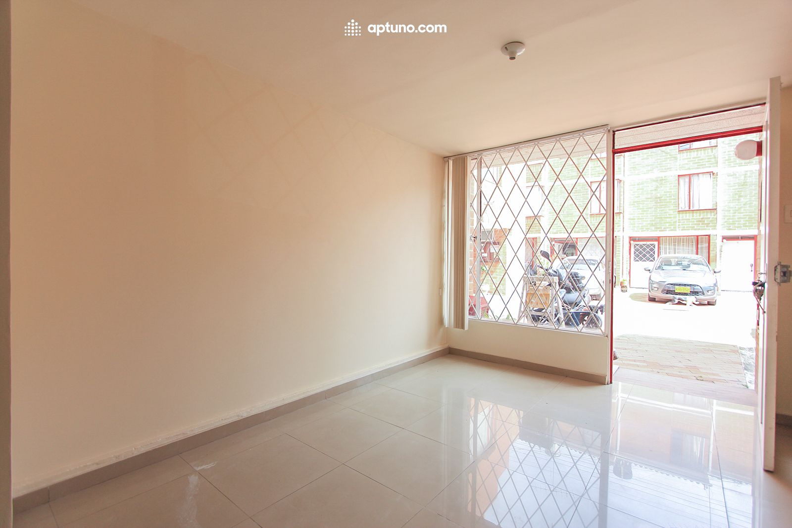 Casa en arriendo en Portales del Norte por $ 1.800.000